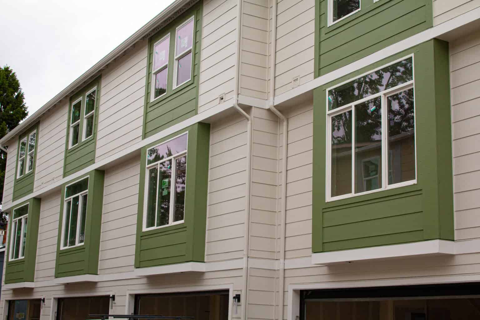 Frieze Board: Top of Wall Protection Between Home Siding & Soffit